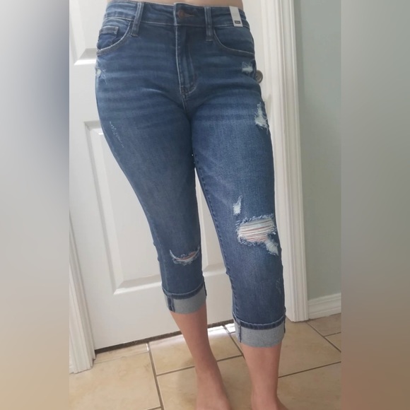 Judy Blue | Jeans | Judy Blue Mid Rise Capris Jeans | Poshmark